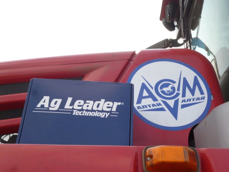 Установка Ag Leader Compass 6500 с подруливающим устройством OnTrac3 на ...